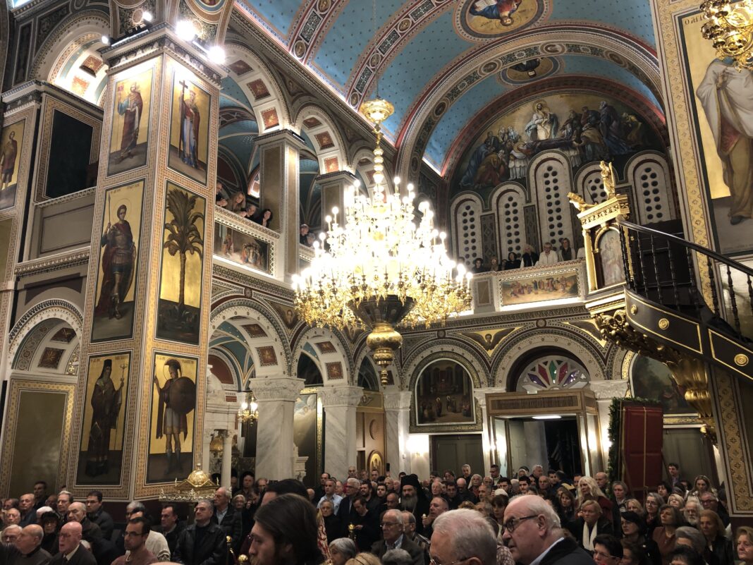 ΑΓΙΟΣ ΣΠΥΡΙΔΩΝΑΣ ΠΕΙΡΑΙΑ: Με μεγαλοπρέπεια η Λιτάνευση της Εικόνας (ΒΙ