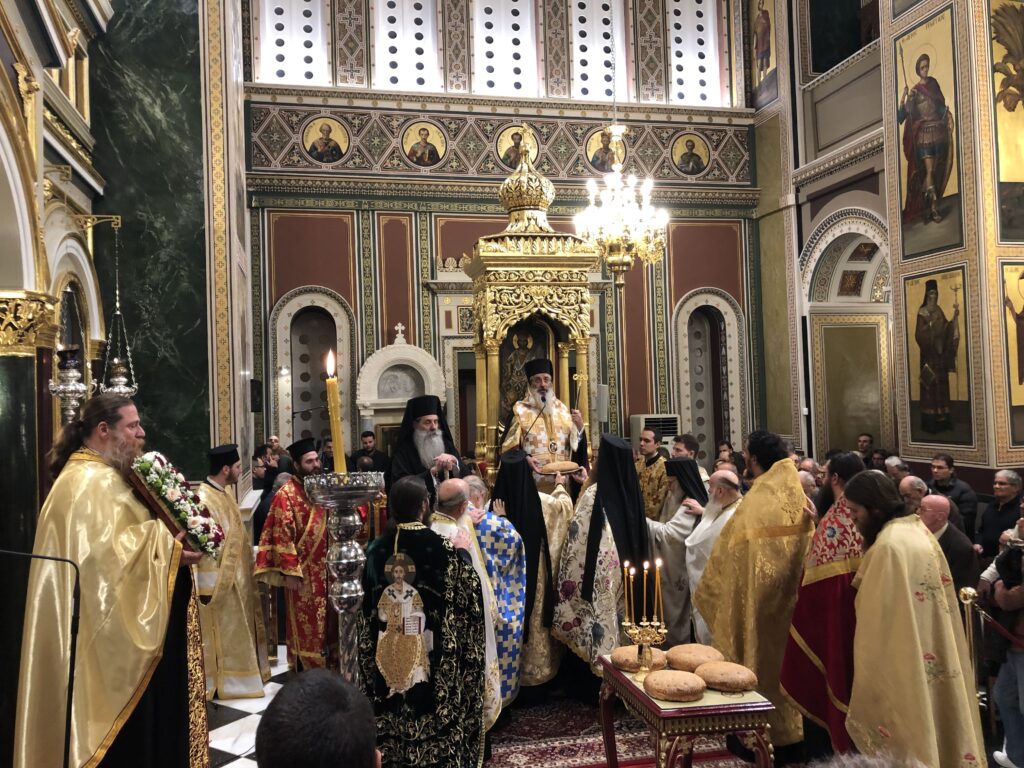 ΑΓΙΟΣ ΣΠΥΡΙΔΩΝΑΣ ΠΕΙΡΑΙΑ: Με μεγαλοπρέπεια η Λιτάνευση της Εικόνας (ΒΙ