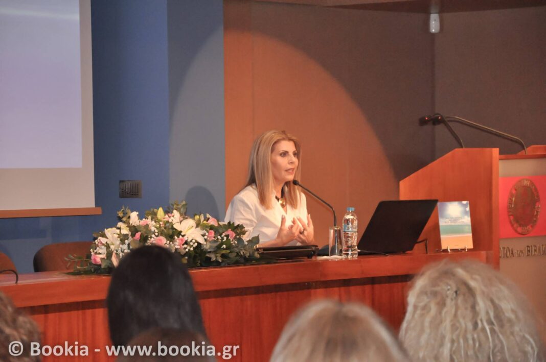 Η Μαρία Μαραγκού παρουσιάζει το νέο της βιβλίο «Από τον Οδυσσέα του ...