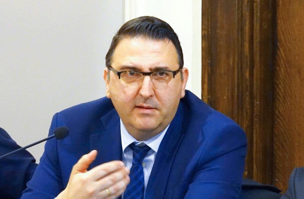 ΚΩΝΣΤΑΝΤΙΝΟΣ ΤΣΑΓΚΑΡΟΠΟΥΛΟΣ: Δικηγόρος του Πειραιά ο Α’ Υποδιοικητής ...