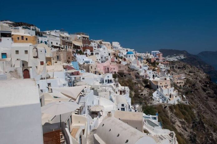 ΠΟΙΑ ΕΙΝΑΙ ΤΑ 17 ΟΜΟΡΦΟΤΕΡΑ ΕΛΛΗΝΙΚΑ ΧΩΡΙΑ