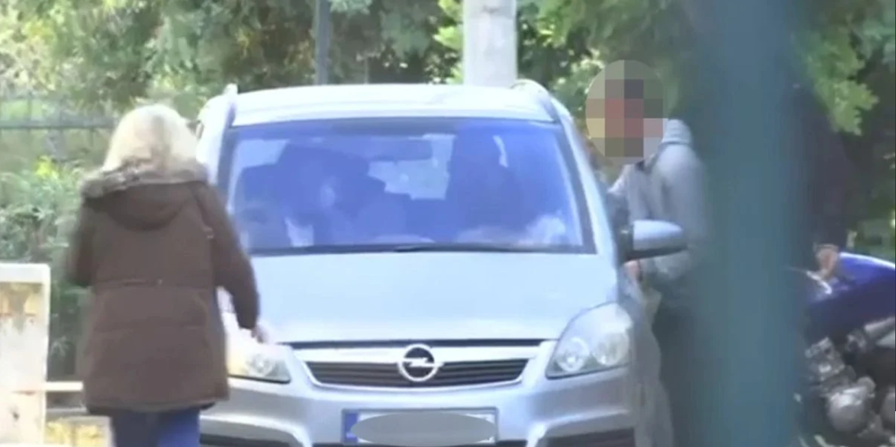Ο μεγάλος γιος της 37χρονης έπεσε κλαίγοντας πάνω στο αυτοκίνητο που θα ...