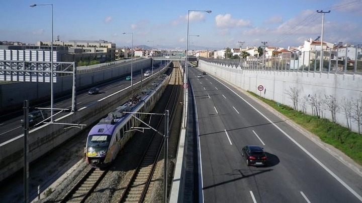 Προαστιακός: Διακόπηκαν τα δρομολόγια στη γραμμή Πειραιάς - Λιόσια ...